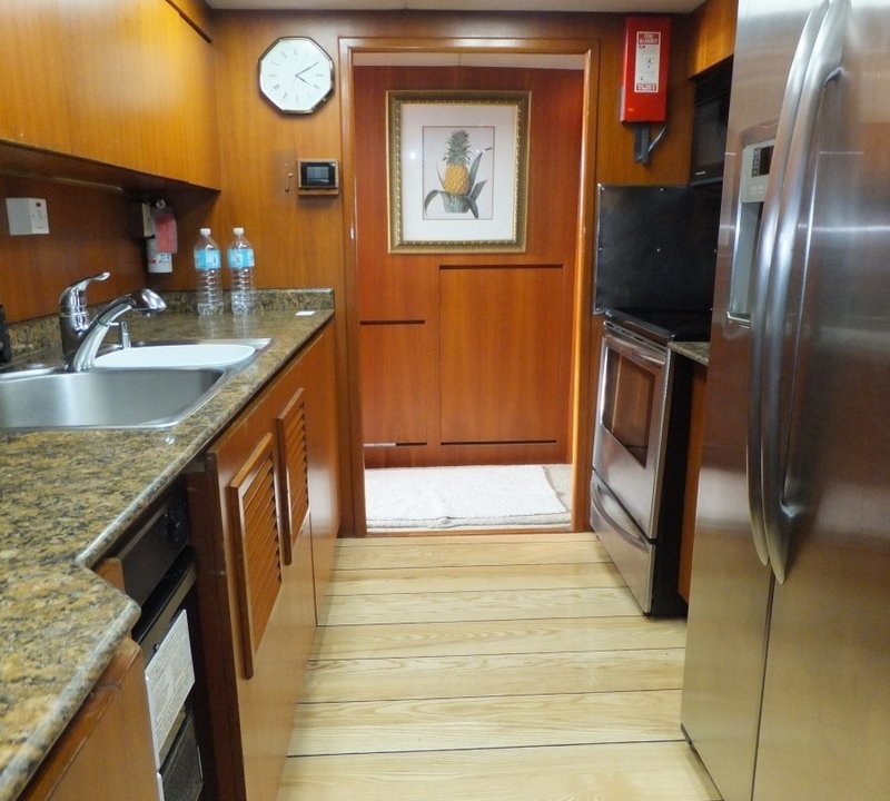 PIXEL Yacht Charter Details, Cheoy Lee | CHARTERWORLD Luxury Superyachts